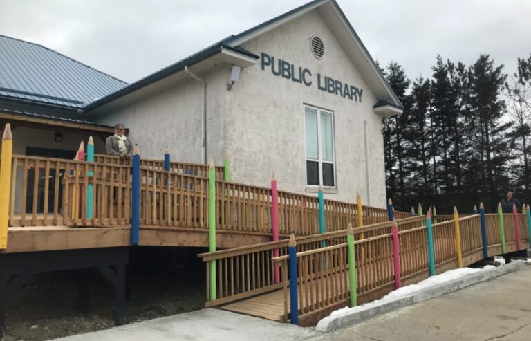 Outdoor Libraries - bringing together nature, technology, and people